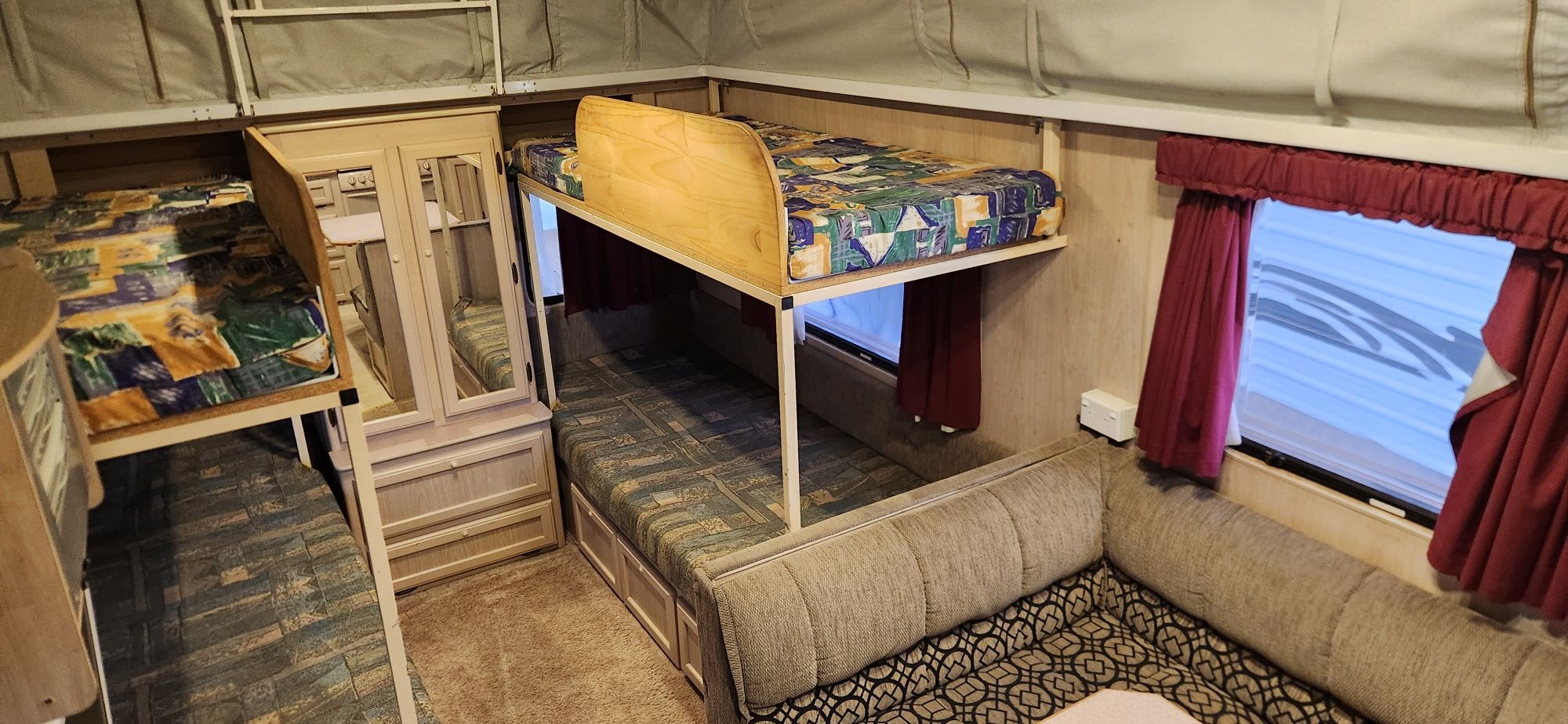 2001 Jayco Freedom, 17 ft, Bunk beds, $13,990 – Picton Caravans