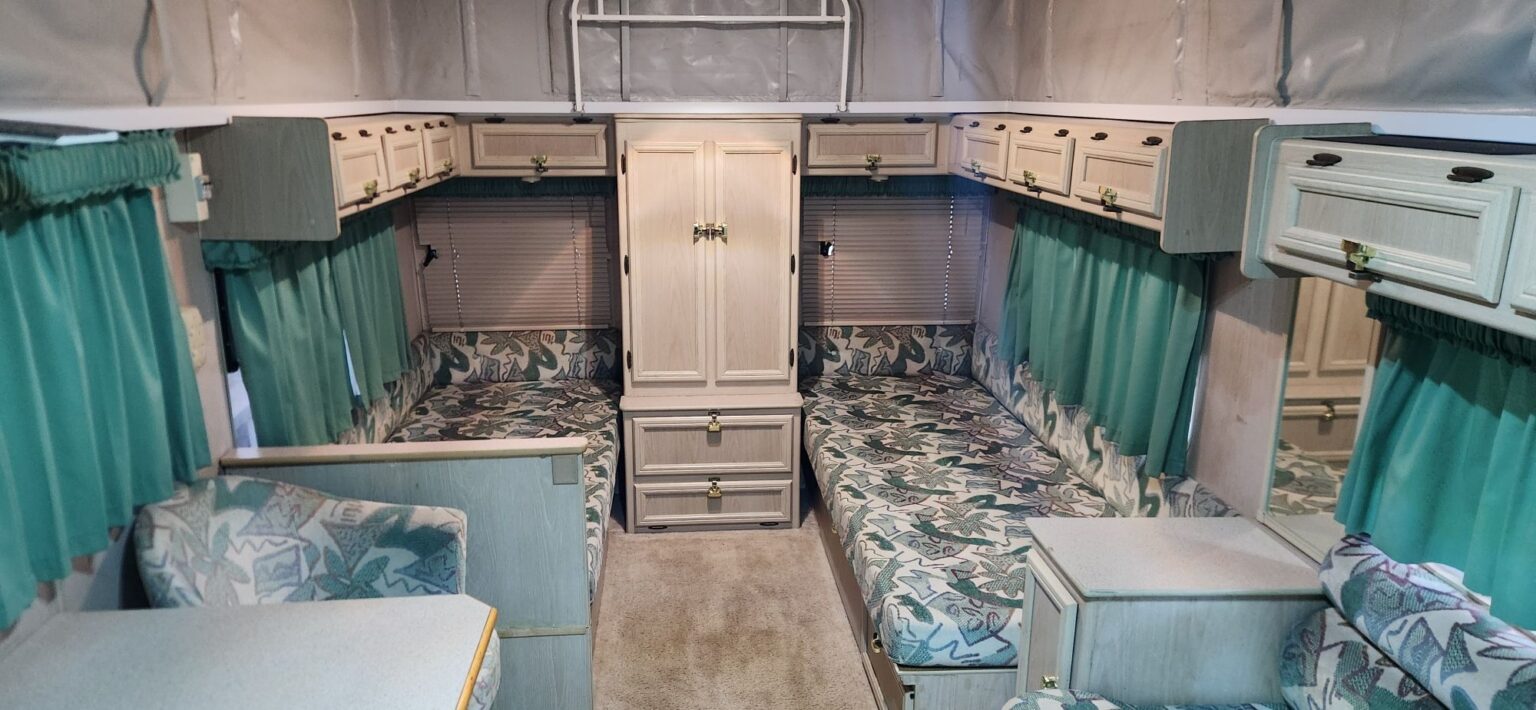 1999 Jayco Starcraft, 16 ft, $9,990 – Picton Caravans