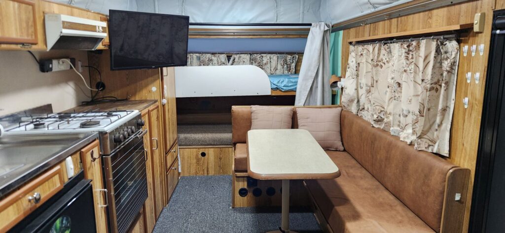 1987 Jayco Designer, 15 ft, $8,500 – Picton Caravans