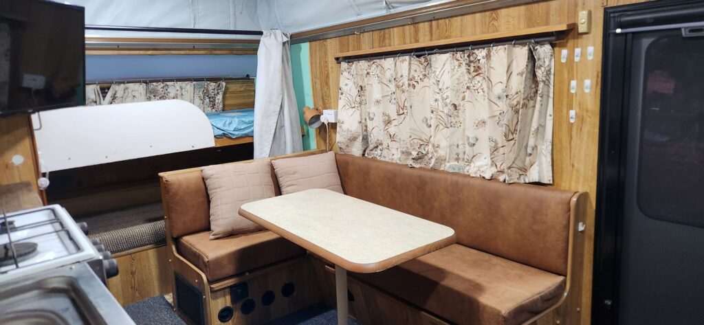 1987 Jayco Designer, 15 ft, $8,500 – Picton Caravans